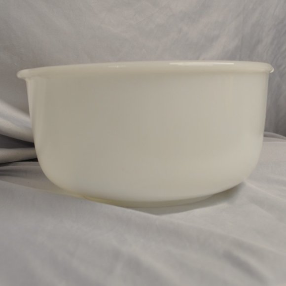 Fire King | Kitchen | Fireking Ware Vintage White Spouted Glass Mixing ...